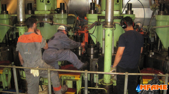 Cylinder Head Studs Broke Due To Cooling Water Ingress! - mfame.guru